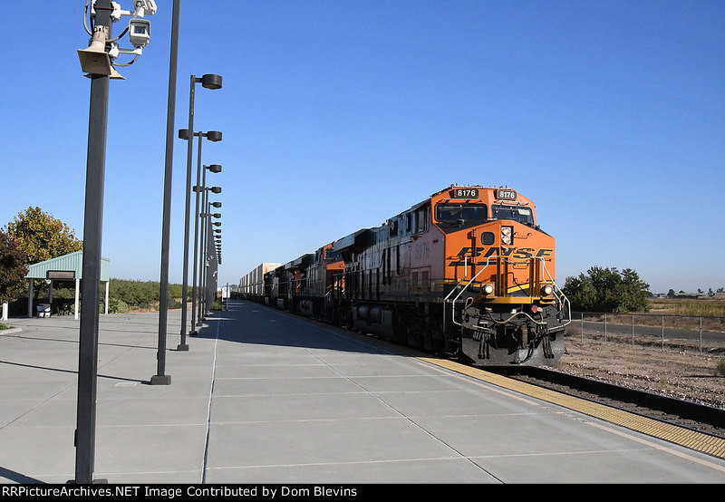 BNSF 8176